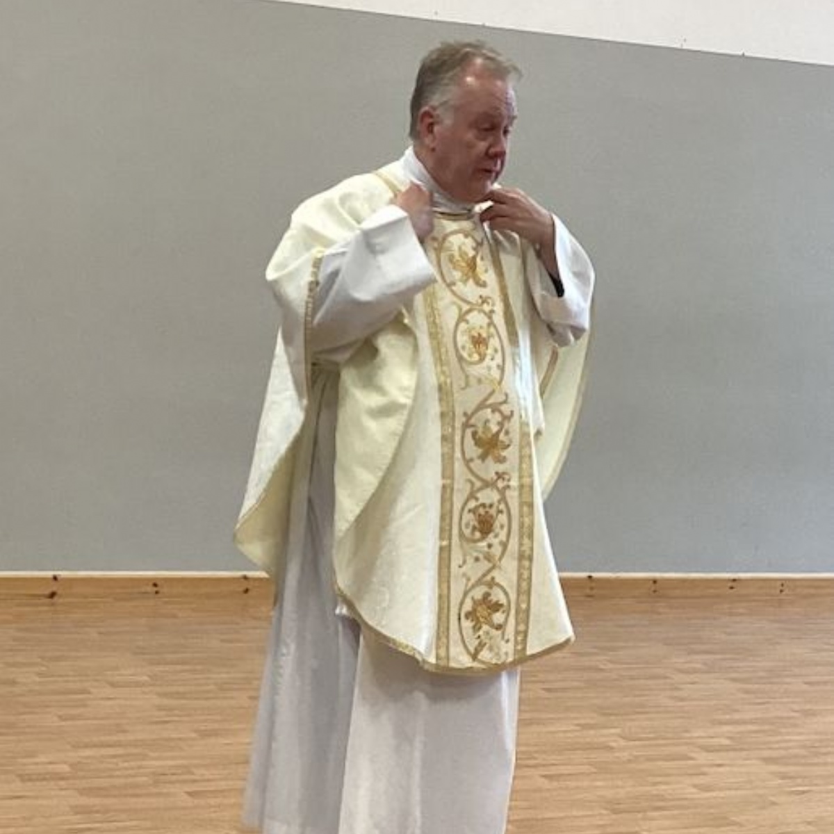 Father Jeffrey visits Woodston! - Woodston Primary School